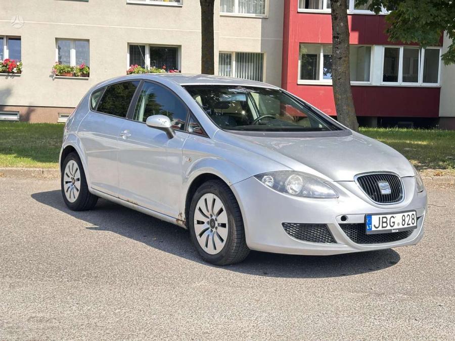 Pelēks SEAT Leon 2005 Kauņa, ar dzinēja tilpumu 1.90 L un nobraukumu 275 tūkst. km par 1650 €, foto 1 vietnē AUTOMOTO.COM.LV