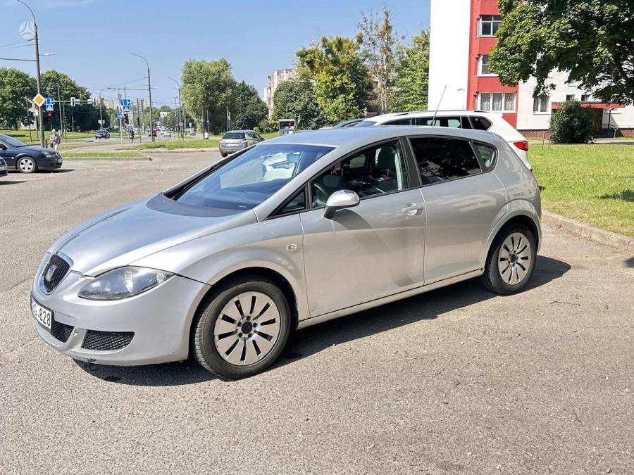 Pelēks SEAT Leon 2005 Kauņa, ar dzinēja tilpumu 1.90 L un nobraukumu 275 tūkst. km par 1650 €, foto 4 vietnē AUTOMOTO.COM.LV