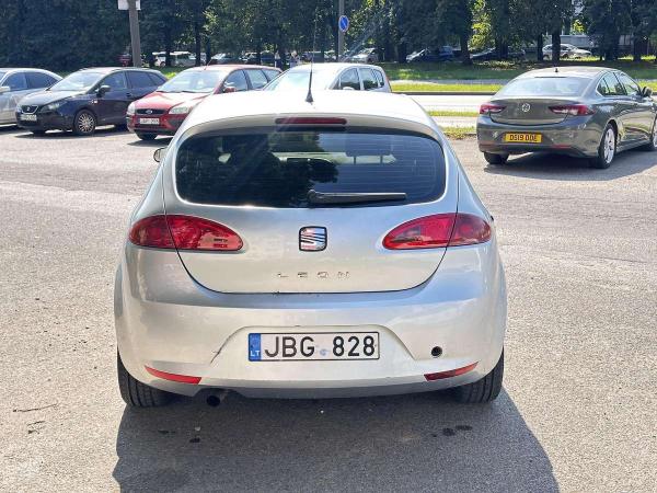 Grey SEAT Leon 2005 in Kaunas, with an engine capacity of 1.90 L and mileage of 275 thousand km for 1650 €, photo 5 on AUTOMOTO.COM.LV