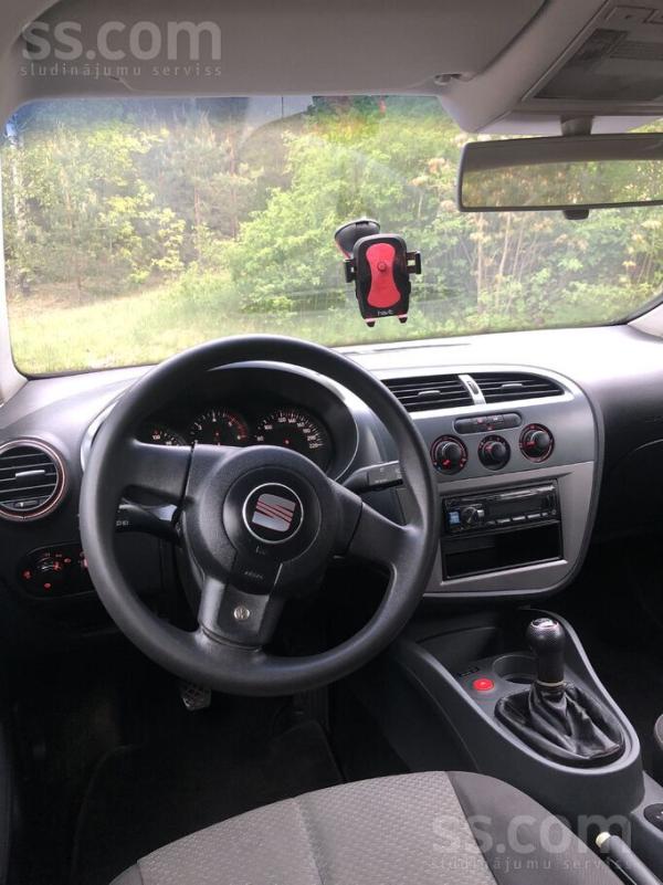 Pelēks SEAT Leon 2006 Rīga, ar dzinēja tilpumu 1.90 L un nobraukumu 273 tūkst. km par 2000 €, foto 5 vietnē AUTOMOTO.COM.LV