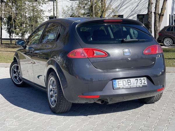 Grey SEAT Leon 2006 in Siauliai, with an engine capacity of 1.90 L and mileage of 3 thousand km for 1250 €, photo 5 on AUTOMOTO.COM.LV