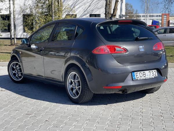Grey SEAT Leon 2006 in Siauliai, with an engine capacity of 1.90 L and mileage of 3 thousand km for 1250 €, photo 6 on AUTOMOTO.COM.LV