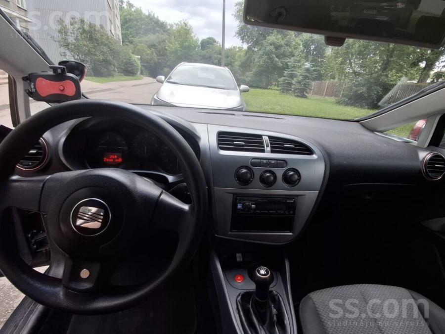 Pelēks SEAT Leon 2006 Rīga, ar dzinēja tilpumu 1.90 L un nobraukumu 279 tūkst. km par 2000 €, foto 6 vietnē AUTOMOTO.COM.LV