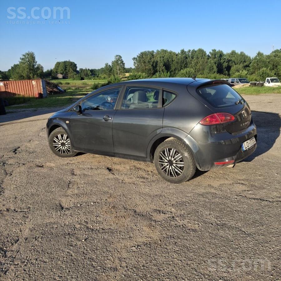 Pelēks SEAT Leon 2006 Talsi, ar dzinēja tilpumu 1.60 L un nobraukumu 344 tūkst. km par 1600 €, foto 3 vietnē AUTOMOTO.COM.LV