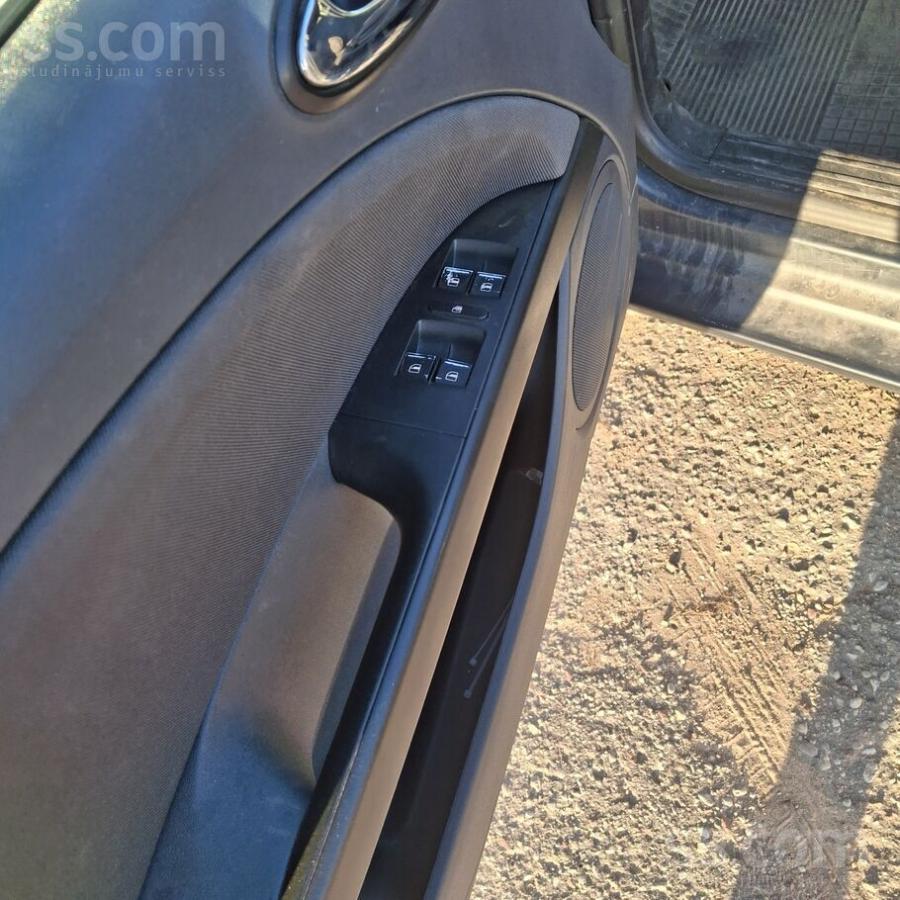 Pelēks SEAT Leon 2006 Talsi, ar dzinēja tilpumu 1.60 L un nobraukumu 344 tūkst. km par 1600 €, foto 6 vietnē AUTOMOTO.COM.LV