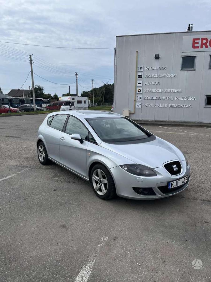 Grey SEAT Leon 2006 in Jonava, with an engine capacity of 1.97 L and mileage of 305 thousand km for 1250 €, photo 3 on AUTOMOTO.COM.LV