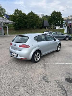 Grey SEAT Leon 2006 in Jonava, with an engine capacity of 1.97 L and mileage of 305 thousand km for 1250 €, photo 4 on AUTOMOTO.COM.LV