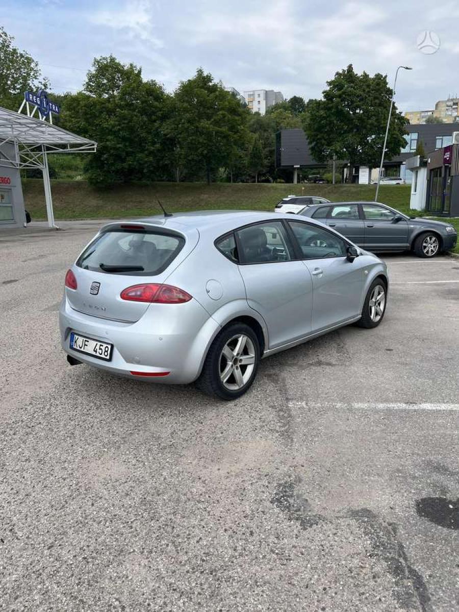 Grey SEAT Leon 2006 in Jonava, with an engine capacity of 1.97 L and mileage of 305 thousand km for 1250 €, photo 4 on AUTOMOTO.COM.LV