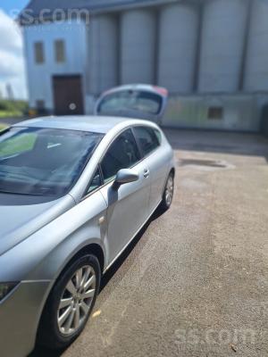 Pelēks SEAT Leon 2006 Bauska, ar dzinēja tilpumu 1.90 L un nobraukumu 348 tūkst. km par 1500 €, foto 3 vietnē AUTOMOTO.COM.LV