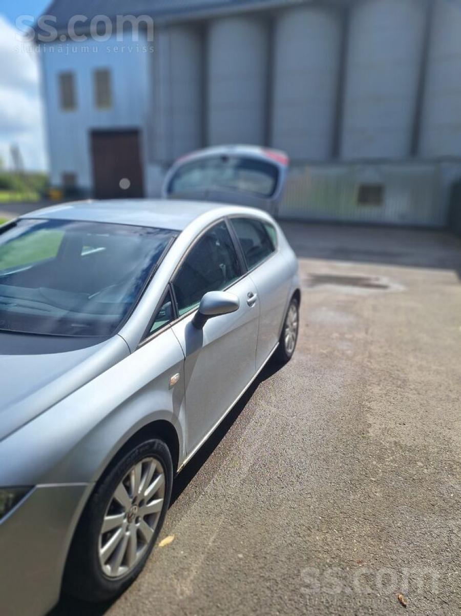 Pelēks SEAT Leon 2006 Bauska, ar dzinēja tilpumu 1.90 L un nobraukumu 348 tūkst. km par 1500 €, foto 3 vietnē AUTOMOTO.COM.LV