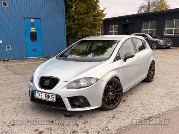 Pelēks SEAT Leon 2006 Tallina, ar dzinēja tilpumu 2.00 L un nobraukumu 31 tūkst. km par 2650 €, foto 1 vietnē AUTOMOTO.COM.LV