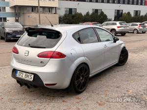 Pelēks SEAT Leon 2006 Tallina, ar dzinēja tilpumu 2.00 L un nobraukumu 31 tūkst. km par 2650 €, foto 6 vietnē AUTOMOTO.COM.LV