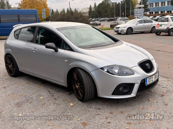 Pelēks SEAT Leon 2006 Tallina, ar dzinēja tilpumu 2.00 L un nobraukumu 31 tūkst. km par 2650 €, foto 8 vietnē AUTOMOTO.COM.LV