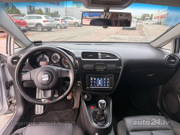 Pelēks SEAT Leon 2006 Tallina, ar dzinēja tilpumu 2.00 L un nobraukumu 31 tūkst. km par 2650 €, foto 11 vietnē AUTOMOTO.COM.LV