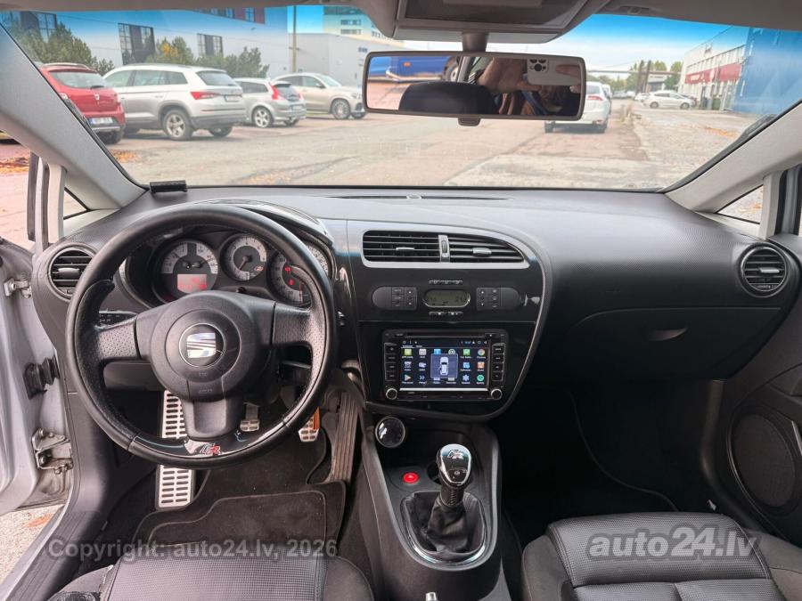 Pelēks SEAT Leon 2006 Tallina, ar dzinēja tilpumu 2.00 L un nobraukumu 31 tūkst. km par 2650 €, foto 11 vietnē AUTOMOTO.COM.LV