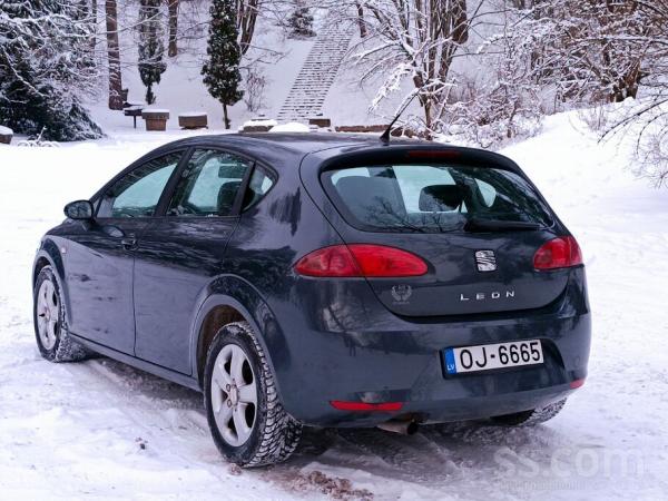 Grey SEAT Leon 2007 in Ogre, with an engine capacity of 1.90 L and mileage of 303 thousand km for 1900 €, photo 5 on AUTOMOTO.COM.LV