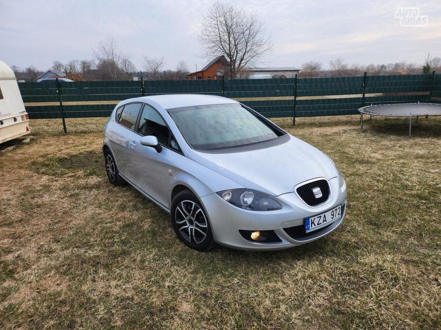 Pelēks SEAT Leon 2007 Mažeikiai, ar dzinēja tilpumu 2.00 L un nobraukumu 312 tūkst. km par 1500 €, foto 3 vietnē AUTOMOTO.COM.LV