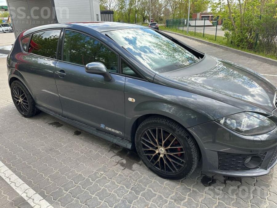 Pelēks SEAT Leon 2007 Jelgava, ar dzinēja tilpumu 2.00 L un nobraukumu 298 tūkst. km par 2500 €, foto 3 vietnē AUTOMOTO.COM.LV