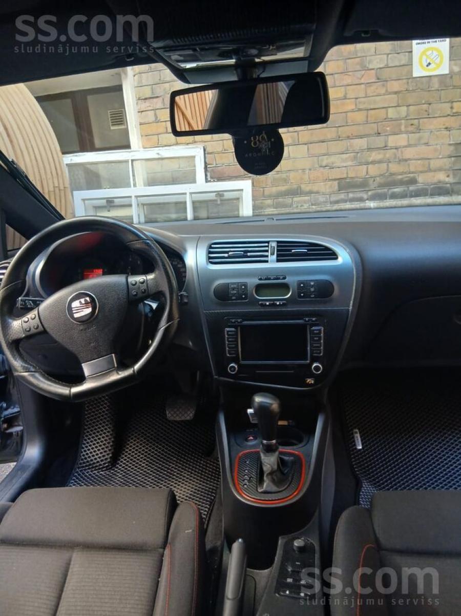 Pelēks SEAT Leon 2007 Jelgava, ar dzinēja tilpumu 2.00 L un nobraukumu 298 tūkst. km par 2500 €, foto 7 vietnē AUTOMOTO.COM.LV