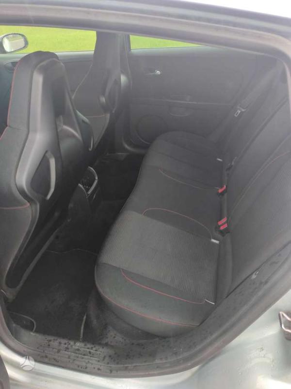 Grey SEAT Leon 2007 in Radviliskis, with an engine capacity of 1.98 L and mileage of 271 thousand km for 5500 €, photo 7 on AUTOMOTO.COM.LV