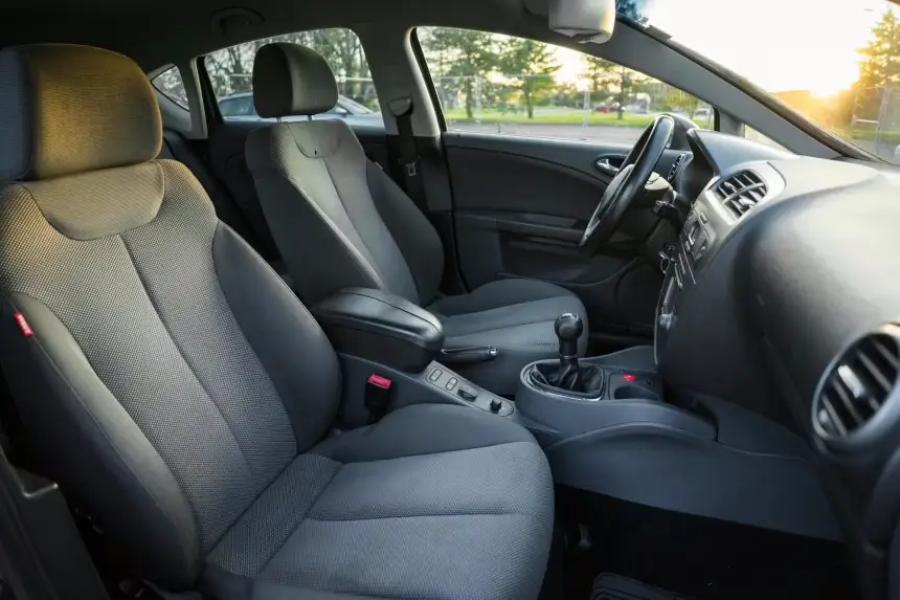 Pelēks SEAT Leon 2007 Liepāja, ar dzinēja tilpumu 1.90 L un nobraukumu 200 tūkst. km par 4200 €, foto 16 vietnē AUTOMOTO.COM.LV