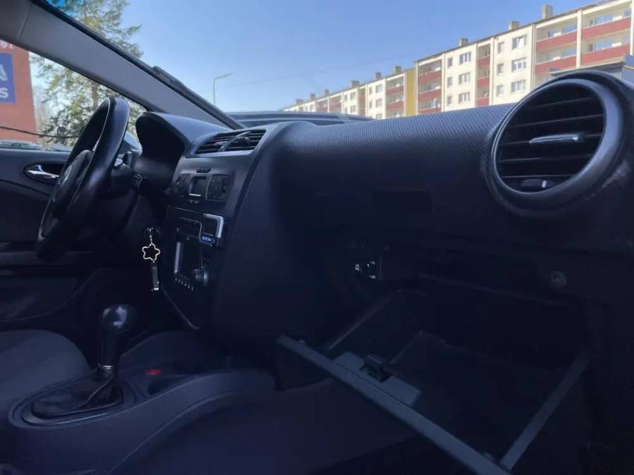 Pelēks SEAT Leon 2007 Talsi, ar dzinēja tilpumu 2.00 L un nobraukumu 341 tūkst. km par 2200 €, foto 10 vietnē AUTOMOTO.COM.LV