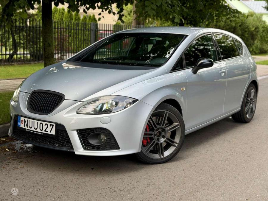 Pelēks SEAT Leon 2007 Kauņa, ar dzinēja tilpumu 1.98 L un nobraukumu 230 tūkst. km par 4950 €, foto 1 vietnē AUTOMOTO.COM.LV