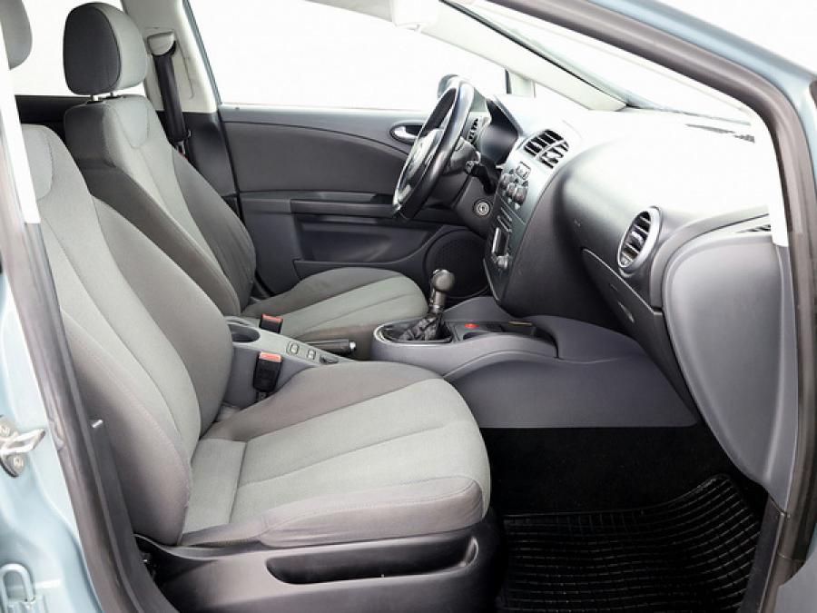 Grey SEAT Leon 2007 in Tallinn, with an engine capacity of 1.60 L and mileage of 212 thousand km for 1199 €, photo 7 on AUTOMOTO.COM.LV