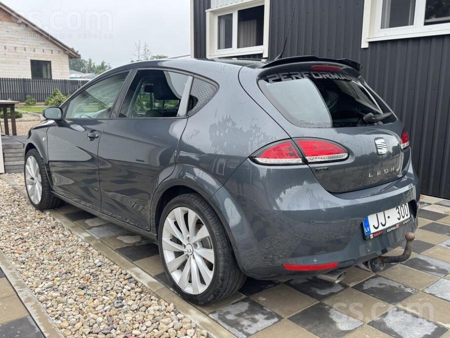 Pelēks SEAT Leon 2007 Rīga, ar dzinēja tilpumu 1.90 L un nobraukumu 285 tūkst. km par 4400 €, foto 3 vietnē AUTOMOTO.COM.LV