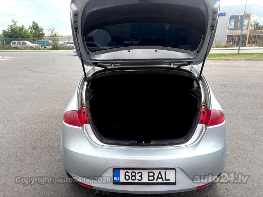 Grey SEAT Leon 2007 in Tallinn, with an engine capacity of 2.00 L and mileage of 280 thousand km for 2399 €, photo 6 on AUTOMOTO.COM.LV