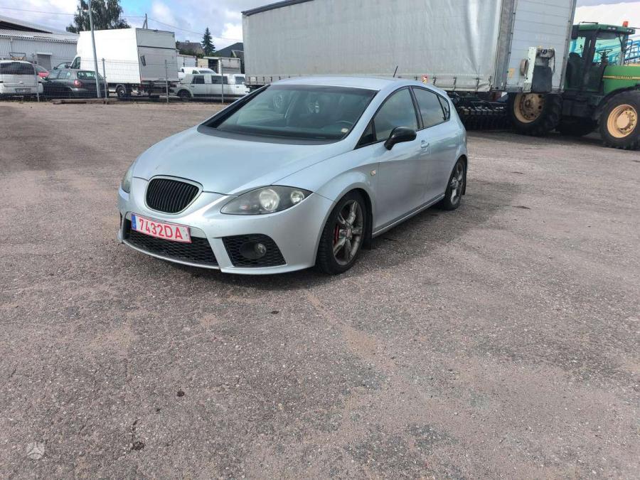 Grey SEAT Leon 2007 in Radviliskis, with an engine capacity of 1.98 L and mileage of 270 thousand km for 5000 €, photo 3 on AUTOMOTO.COM.LV