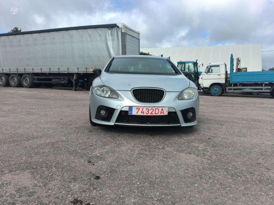 Grey SEAT Leon 2007 in Radviliskis, with an engine capacity of 1.98 L and mileage of 270 thousand km for 5000 €, photo 4 on AUTOMOTO.COM.LV