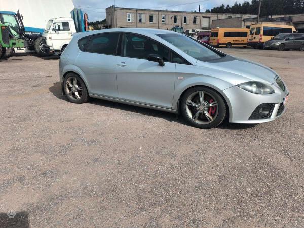Pelēks SEAT Leon 2007 Radviliškis, ar dzinēja tilpumu 1.98 L un nobraukumu 270 tūkst. km par 5000 €, foto 5 vietnē AUTOMOTO.COM.LV