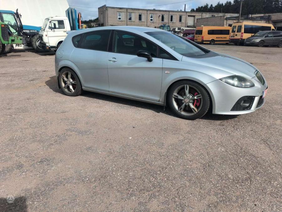 Grey SEAT Leon 2007 in Radviliskis, with an engine capacity of 1.98 L and mileage of 270 thousand km for 5000 €, photo 5 on AUTOMOTO.COM.LV