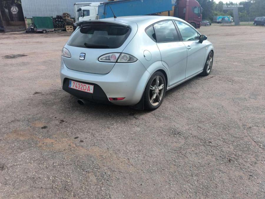 Grey SEAT Leon 2007 in Radviliskis, with an engine capacity of 1.98 L and mileage of 270 thousand km for 5000 €, photo 6 on AUTOMOTO.COM.LV