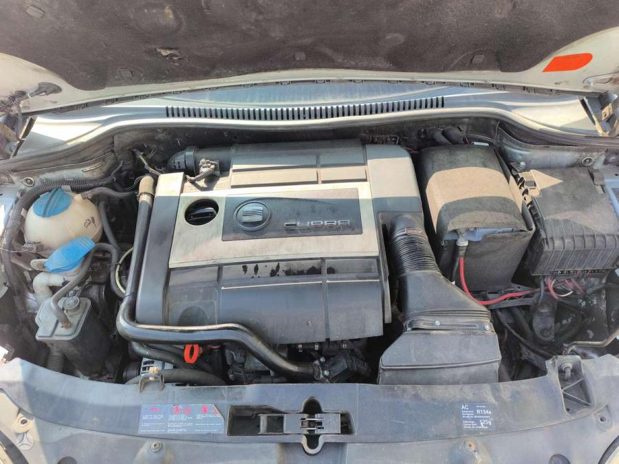 Grey SEAT Leon 2007 in Radviliskis, with an engine capacity of 1.98 L and mileage of 270 thousand km for 5000 €, photo 9 on AUTOMOTO.COM.LV