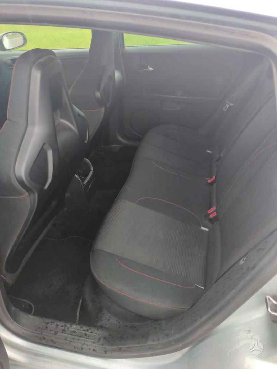 Grey SEAT Leon 2007 in Radviliskis, with an engine capacity of 1.98 L and mileage of 270 thousand km for 5000 €, photo 12 on AUTOMOTO.COM.LV