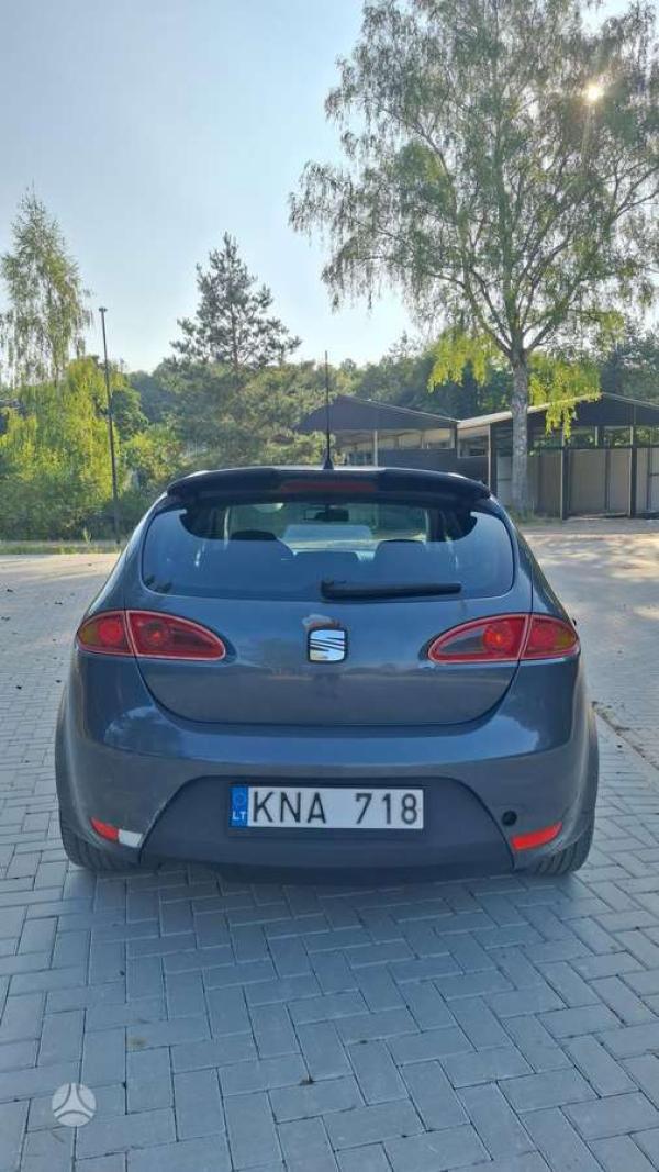 Pelēks SEAT Leon 2007 Kauņa, ar dzinēja tilpumu 1.97 L un nobraukumu 463 tūkst. km par 1000 €, foto 3 vietnē AUTOMOTO.COM.LV