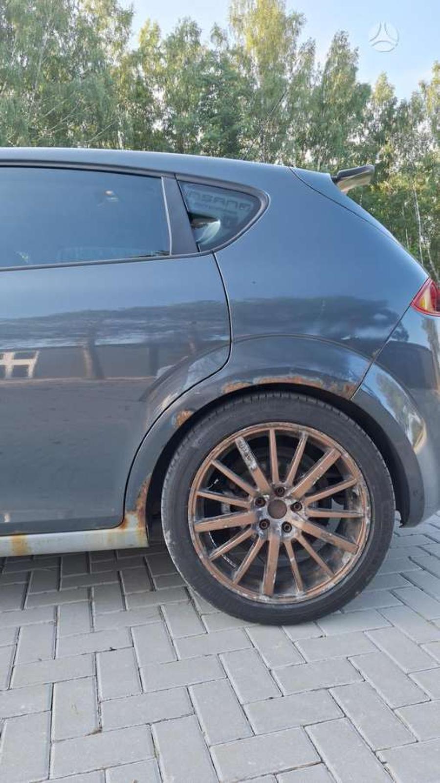 Grey SEAT Leon 2007 in Kaunas, with an engine capacity of 1.97 L and mileage of 463 thousand km for 1000 €, photo 7 on AUTOMOTO.COM.LV