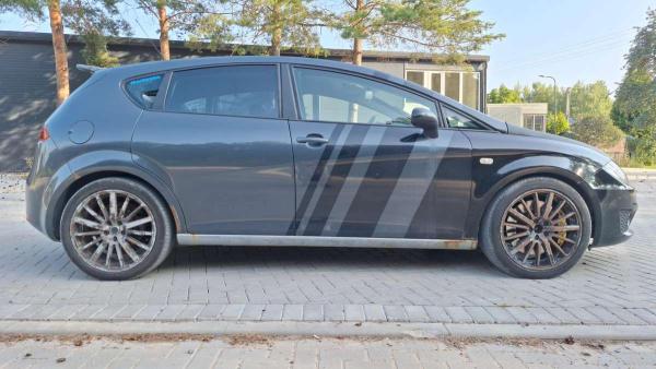 Pelēks SEAT Leon 2007 Kauņa, ar dzinēja tilpumu 1.97 L un nobraukumu 463 tūkst. km par 1000 €, foto 10 vietnē AUTOMOTO.COM.LV