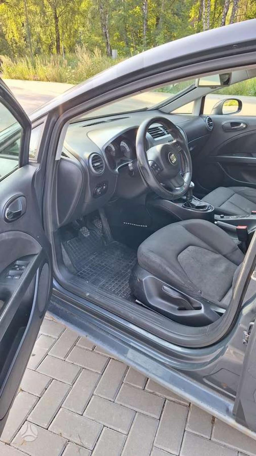 Grey SEAT Leon 2007 in Kaunas, with an engine capacity of 1.97 L and mileage of 463 thousand km for 1000 €, photo 20 on AUTOMOTO.COM.LV