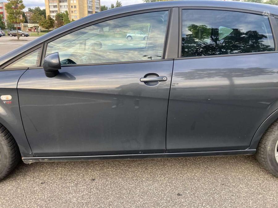 Grey SEAT Leon 2007 in Panevezys, with an engine capacity of 1.97 L and mileage of 342 thousand km for 2300 €, photo 5 on AUTOMOTO.COM.LV