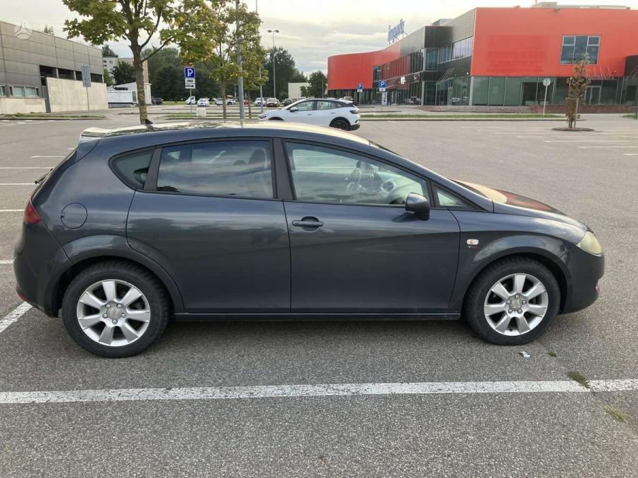 Grey SEAT Leon 2007 in Panevezys, with an engine capacity of 1.97 L and mileage of 342 thousand km for 2300 €, photo 8 on AUTOMOTO.COM.LV