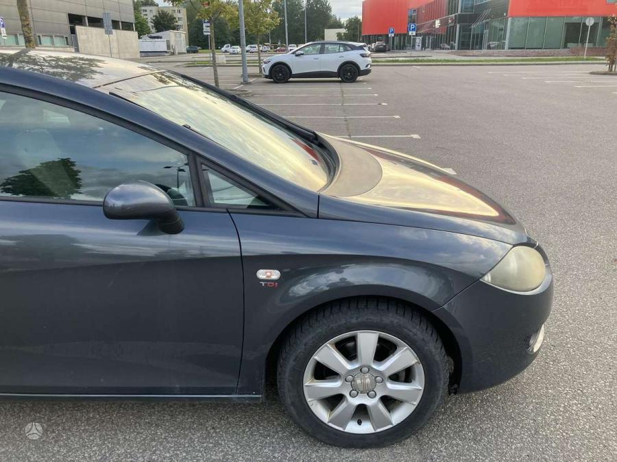 Grey SEAT Leon 2007 in Panevezys, with an engine capacity of 1.97 L and mileage of 342 thousand km for 2300 €, photo 11 on AUTOMOTO.COM.LV