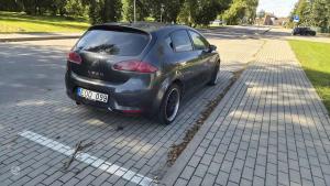 Pelēks SEAT Leon 2007 Panevēža, ar dzinēja tilpumu 1.90 L un nobraukumu 230 tūkst. km par 850 €, foto 3 vietnē AUTOMOTO.COM.LV