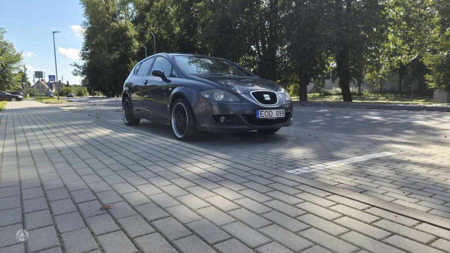 Pelēks SEAT Leon 2007 Panevēža, ar dzinēja tilpumu 1.90 L un nobraukumu 230 tūkst. km par 850 €, foto 5 vietnē AUTOMOTO.COM.LV