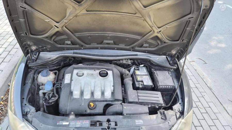 Pelēks SEAT Leon 2007 Panevēža, ar dzinēja tilpumu 1.90 L un nobraukumu 230 tūkst. km par 850 €, foto 6 vietnē AUTOMOTO.COM.LV