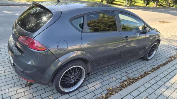 Pelēks SEAT Leon 2007 Panevēža, ar dzinēja tilpumu 1.90 L un nobraukumu 230 tūkst. km par 850 €, foto 10 vietnē AUTOMOTO.COM.LV
