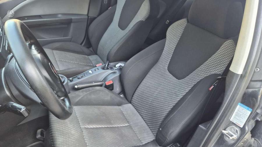 Pelēks SEAT Leon 2007 Panevēža, ar dzinēja tilpumu 1.90 L un nobraukumu 230 tūkst. km par 850 €, foto 11 vietnē AUTOMOTO.COM.LV