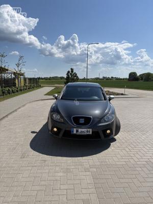 Grey SEAT Leon 2008 in Kaunas, with an engine capacity of 2.00 L and mileage of 290 thousand km for 3500 €, photo 3 on AUTOMOTO.COM.LV